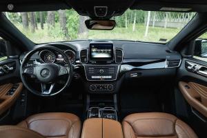 Grey Mercedes-Benz GLE 350 2016 in Vilnius, with an engine capacity of 2.99 L and mileage of 138 thousand km for 32000 €, photo 14 on AUTOMOTO.COM.LV