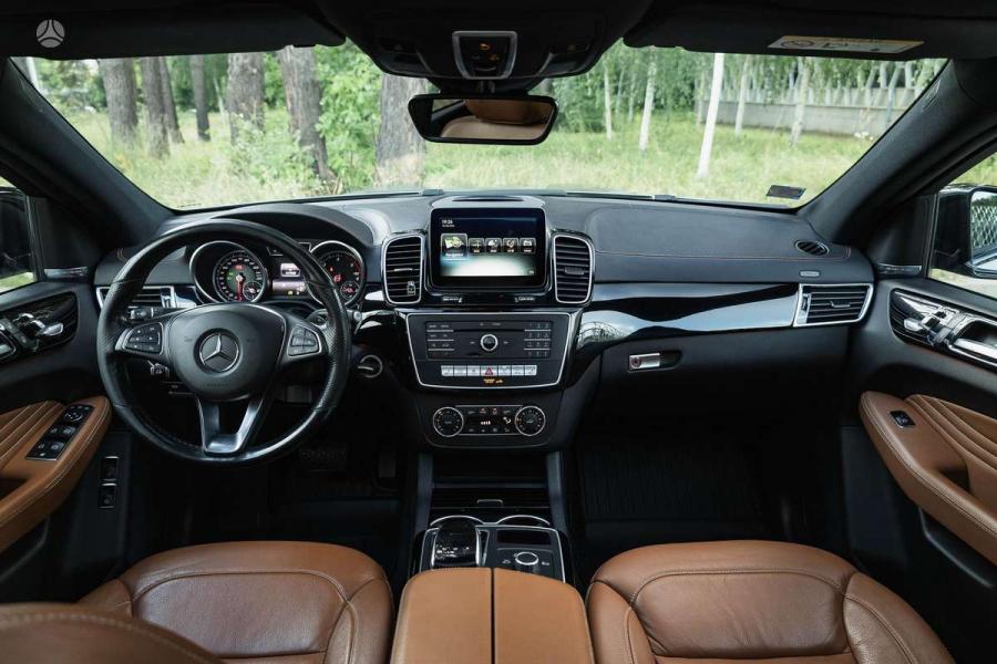 Grey Mercedes-Benz GLE 350 2016 in Vilnius, with an engine capacity of 2.99 L and mileage of 138 thousand km for 32000 €, photo 14 on AUTOMOTO.COM.LV