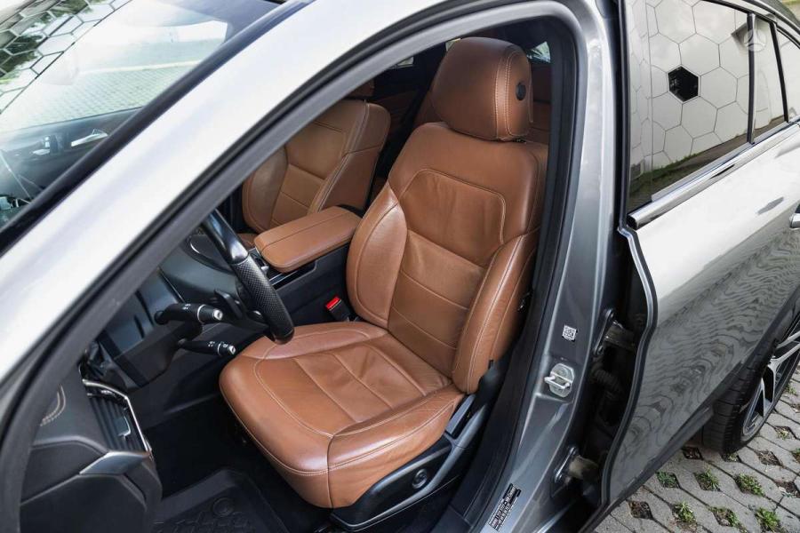 Grey Mercedes-Benz GLE 350 2016 in Vilnius, with an engine capacity of 2.99 L and mileage of 138 thousand km for 32000 €, photo 16 on AUTOMOTO.COM.LV