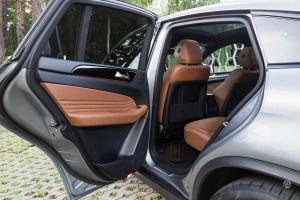 Grey Mercedes-Benz GLE 350 2016 in Vilnius, with an engine capacity of 2.99 L and mileage of 138 thousand km for 32000 €, photo 17 on AUTOMOTO.COM.LV