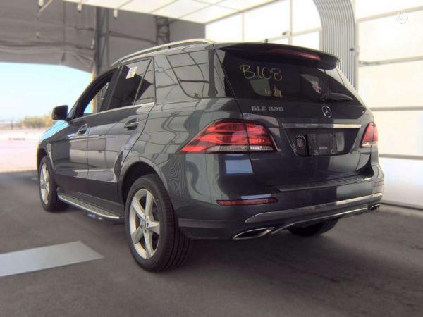 Grey Mercedes-Benz GLE 350 2016 in Kaunas, with an engine capacity of 3.50 L and mileage of 113 thousand km for 17300 €, photo 7 on AUTOMOTO.COM.LV