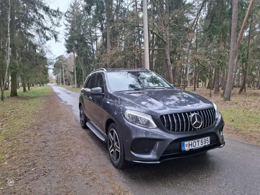 Серый Мерседес ГЛE 350 2016 в Паневежис, объемом двигателя 3.00 л и пробегом 271 тыс. км за 15000 €, фото 3 на AUTOMOTO.COM.LV