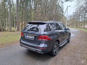 Серый Мерседес ГЛE 350 2016 в Паневежис, объемом двигателя 3.00 л и пробегом 271 тыс. км за 15000 €, фото 4 на AUTOMOTO.COM.LV
