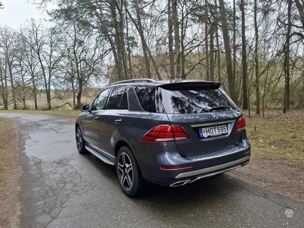 Серый Мерседес ГЛE 350 2016 в Паневежис, объемом двигателя 3.00 л и пробегом 271 тыс. км за 15000 €, фото 5 на AUTOMOTO.COM.LV