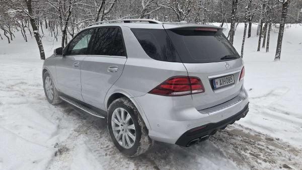 Pelēks Mercedes-Benz GLE 350 2017 Kauņa, ar dzinēja tilpumu 2.99 L un nobraukumu 182 tūkst. km par 23800 €, foto 5 vietnē AUTOMOTO.COM.LV