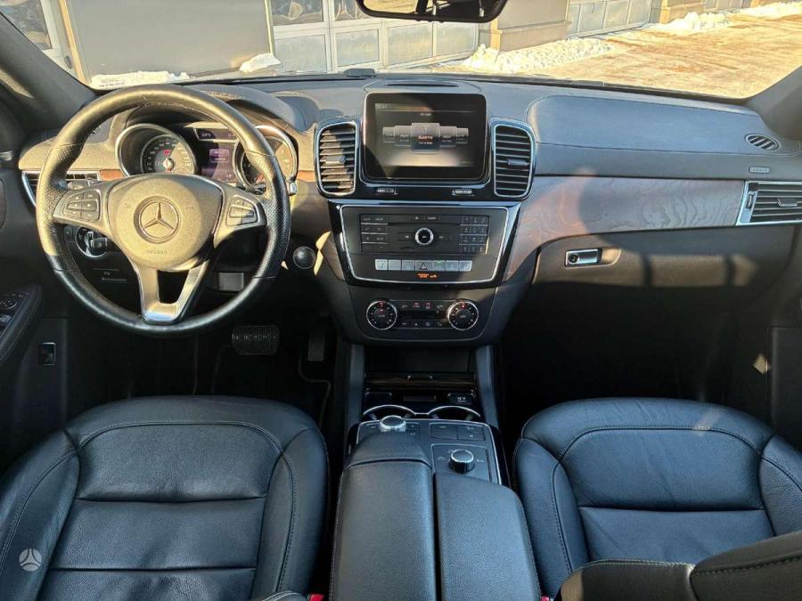 Grey Mercedes-Benz GLE 350 2017 in Vilnius, with an engine capacity of 2.99 L and mileage of 125 thousand km for 31900 €, photo 17 on AUTOMOTO.COM.LV