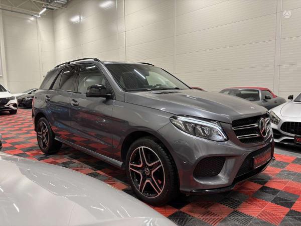 Grey Mercedes-Benz GLE 350 2017 in Vilnius, with an engine capacity of 3.50 L and mileage of 199 thousand km for 20990 €, photo 3 on AUTOMOTO.COM.LV