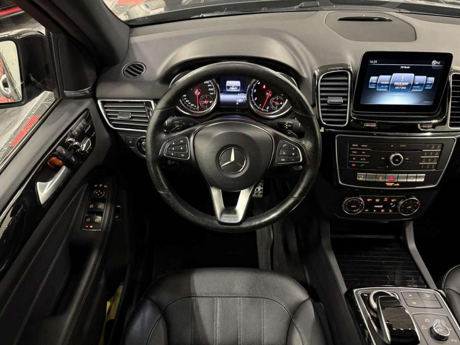 Pelēks Mercedes-Benz GLE 350 2017 Viļņa, ar dzinēja tilpumu 3.50 L un nobraukumu 199 tūkst. km par 20990 €, foto 20 vietnē AUTOMOTO.COM.LV