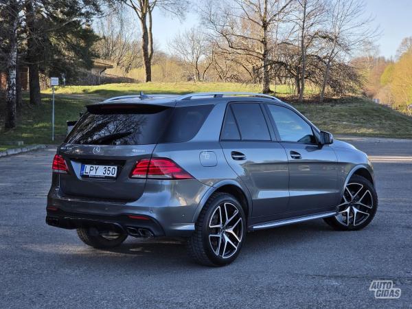 Grey Mercedes-Benz GLE 350 2017 in Siauliai, with an engine capacity of 3.50 L and mileage of 182 thousand km for 22500 €, photo 4 on AUTOMOTO.COM.LV