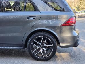 Grey Mercedes-Benz GLE 350 2017 in Siauliai, with an engine capacity of 3.50 L and mileage of 182 thousand km for 22500 €, photo 14 on AUTOMOTO.COM.LV
