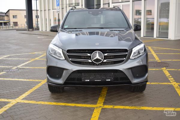Pelēks Mercedes-Benz GLE 350 2017 Viļņa, ar dzinēja tilpumu 3.00 L un nobraukumu 282 tūkst. km par 22700 €, foto 2 vietnē AUTOMOTO.COM.LV