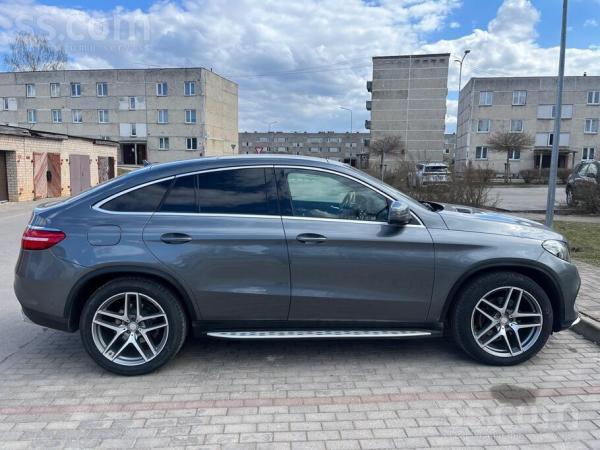 Pelēks Mercedes-Benz GLE 350 2017 Jēkabpils, ar dzinēja tilpumu 3.00 L un nobraukumu 309 tūkst. km par 24900 €, foto 6 vietnē AUTOMOTO.COM.LV