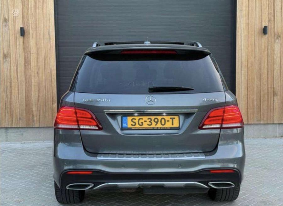 Pelēks Mercedes-Benz GLE 350 2017 Kauņa, ar dzinēja tilpumu 2.99 L un nobraukumu 320 tūkst. km par 20200 €, foto 9 vietnē AUTOMOTO.COM.LV