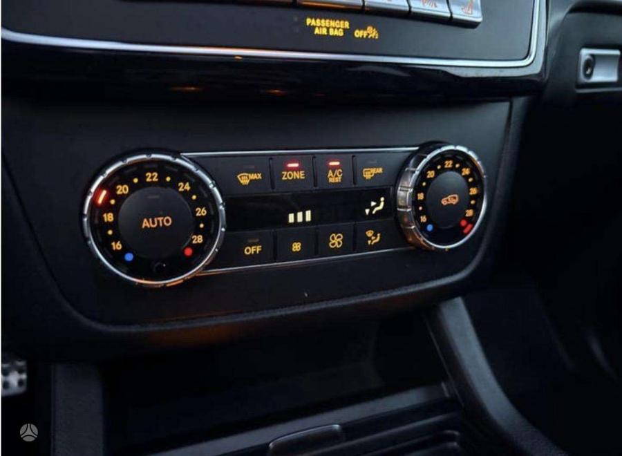 Pelēks Mercedes-Benz GLE 350 2017 Kauņa, ar dzinēja tilpumu 2.99 L un nobraukumu 320 tūkst. km par 20200 €, foto 26 vietnē AUTOMOTO.COM.LV