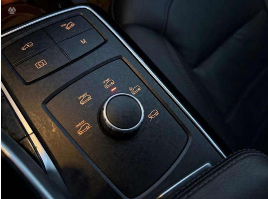 Pelēks Mercedes-Benz GLE 350 2017 Kauņa, ar dzinēja tilpumu 2.99 L un nobraukumu 320 tūkst. km par 20200 €, foto 28 vietnē AUTOMOTO.COM.LV