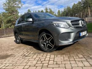 Серый Мерседес ГЛE 350 2017 в Рига, объемом двигателя 3.00 л и пробегом 156 тыс. км за 26000 €, фото 4 на AUTOMOTO.COM.LV