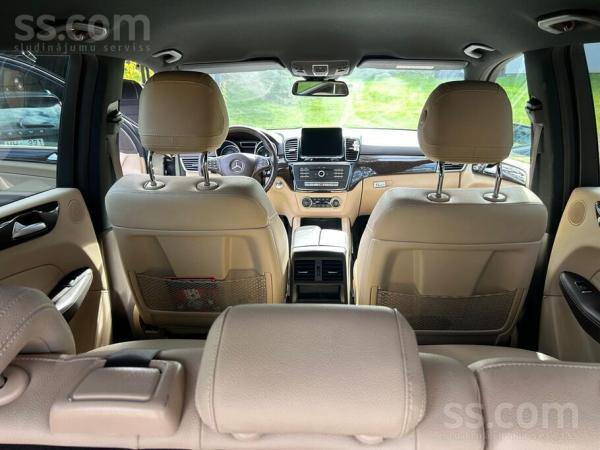 Mercedes-Benz GLE 350 2017 RÄ«ga vietnÄ PelÄks Mercedes-Benz GLE 350 2017 RÄ«ga, ar dzinÄja tilpumu 3.00 L un nobraukumu 156 tÅ«kst. km par 26000 ā¬, foto 9 vietnÄ AUTOMOTO.COM.LV