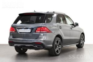 Grey Mercedes-Benz GLE 350 2018 in Riga, with an engine capacity of 3.00 L and mileage of 178 thousand km for 39900 €, photo 2 on AUTOMOTO.COM.LV