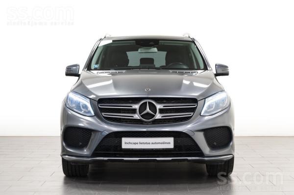 Grey Mercedes-Benz GLE 350 2018 in Riga, with an engine capacity of 3.00 L and mileage of 178 thousand km for 39900 €, photo 3 on AUTOMOTO.COM.LV
