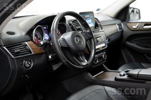 Grey Mercedes-Benz GLE 350 2018 in Riga, with an engine capacity of 3.00 L and mileage of 178 thousand km for 39900 €, photo 9 on AUTOMOTO.COM.LV