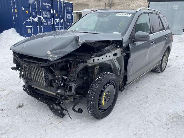 Pelēks Mercedes-Benz GLE 350 2018 Kauņa, ar dzinēja tilpumu 3.00 L un nobraukumu 99 tūkst. km par 13000 €, foto 2 vietnē AUTOMOTO.COM.LV