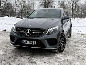 Pelēks Mercedes-Benz GLE 350 2018 Rīga, ar dzinēja tilpumu 3.00 L un nobraukumu 69 tūkst. km par 42000 €, foto  vietnē AUTOMOTO.COM.LV
