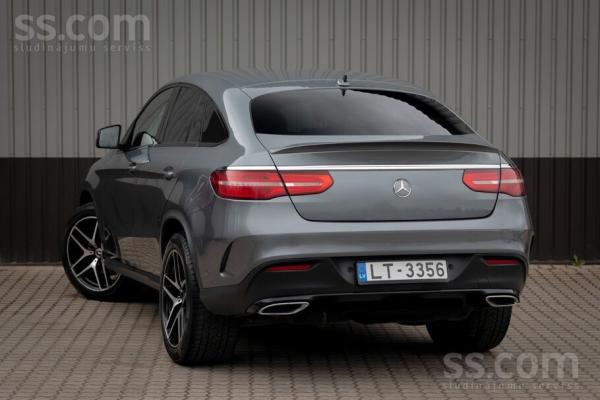 Grey Mercedes-Benz GLE 350 2018 in Tukums, with an engine capacity of 3.00 L and mileage of 158 thousand km for 28500 €, photo 4 on AUTOMOTO.COM.LV