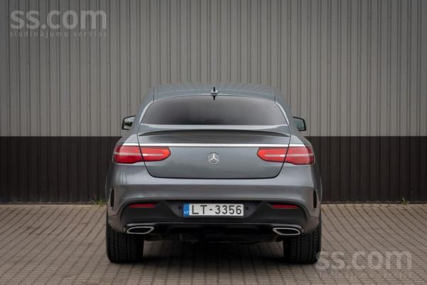 Grey Mercedes-Benz GLE 350 2018 in Tukums, with an engine capacity of 3.00 L and mileage of 158 thousand km for 28500 €, photo 5 on AUTOMOTO.COM.LV