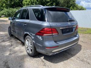 Pelēks Mercedes-Benz GLE 350 2018 Kauņa, ar dzinēja tilpumu 3.00 L un nobraukumu 99 tūkst. km par 12500 €, foto 5 vietnē AUTOMOTO.COM.LV