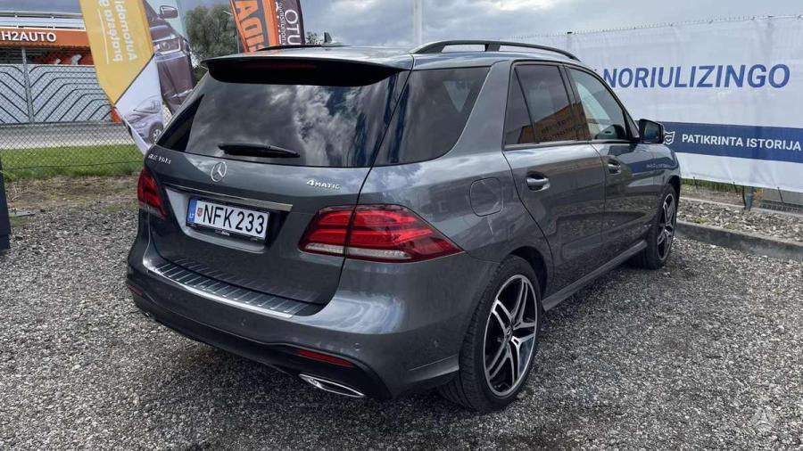 Grey Mercedes-Benz GLE 350 2018 in Marijampole, with an engine capacity of 2.99 L and mileage of 247 thousand km for 25990 €, photo 9 on AUTOMOTO.COM.LV