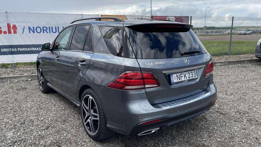 Grey Mercedes-Benz GLE 350 2018 in Marijampole, with an engine capacity of 2.99 L and mileage of 247 thousand km for 25990 €, photo 11 on AUTOMOTO.COM.LV
