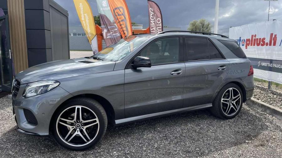 Grey Mercedes-Benz GLE 350 2018 in Marijampole, with an engine capacity of 2.99 L and mileage of 247 thousand km for 25990 €, photo 12 on AUTOMOTO.COM.LV