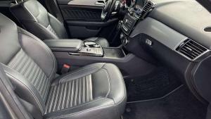 Grey Mercedes-Benz GLE 350 2018 in Marijampole, with an engine capacity of 2.99 L and mileage of 247 thousand km for 25990 €, photo 20 on AUTOMOTO.COM.LV