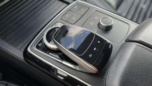 Grey Mercedes-Benz GLE 350 2018 in Marijampole, with an engine capacity of 2.99 L and mileage of 247 thousand km for 25990 €, photo 22 on AUTOMOTO.COM.LV