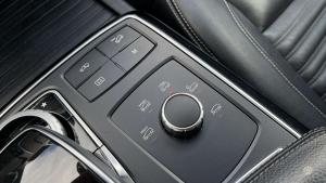 Grey Mercedes-Benz GLE 350 2018 in Marijampole, with an engine capacity of 2.99 L and mileage of 247 thousand km for 25990 €, photo 28 on AUTOMOTO.COM.LV