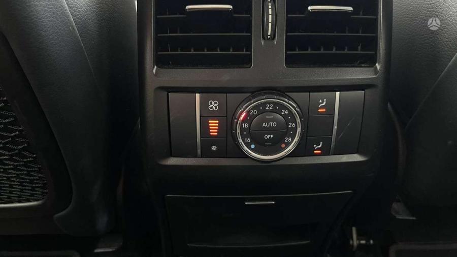 Grey Mercedes-Benz GLE 350 2018 in Marijampole, with an engine capacity of 2.99 L and mileage of 247 thousand km for 25990 €, photo 43 on AUTOMOTO.COM.LV