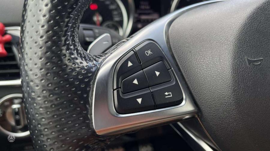 Grey Mercedes-Benz GLE 350 2018 in Marijampole, with an engine capacity of 2.99 L and mileage of 247 thousand km for 25250 €, photo 33 on AUTOMOTO.COM.LV