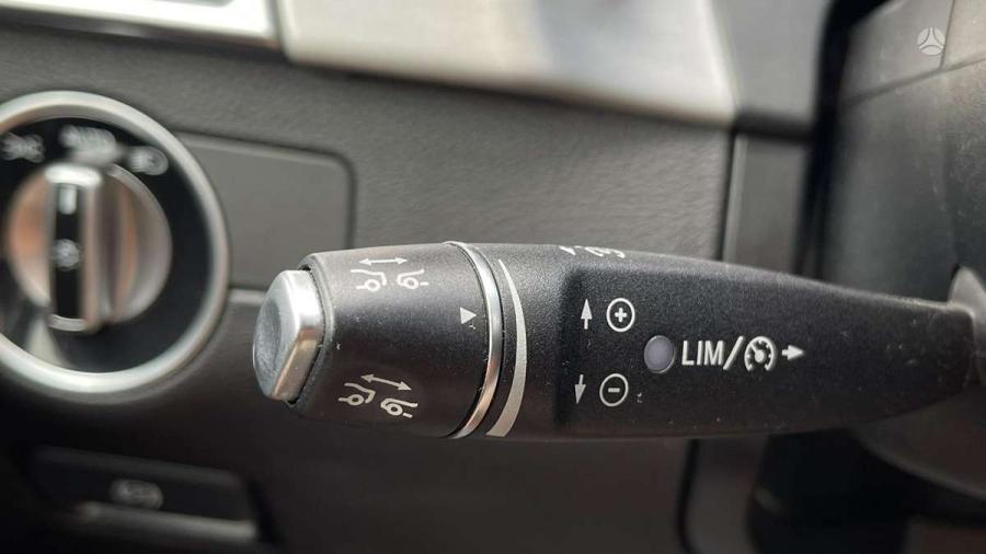 Grey Mercedes-Benz GLE 350 2018 in Marijampole, with an engine capacity of 2.99 L and mileage of 247 thousand km for 25250 €, photo 44 on AUTOMOTO.COM.LV