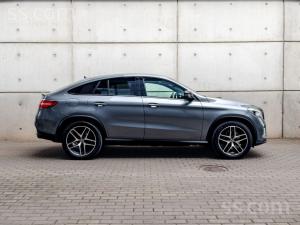 Pelēks Mercedes-Benz GLE 350 2019 Rīga, ar dzinēja tilpumu 3.00 L un nobraukumu 99 tūkst. km par 38900 €, foto 4 vietnē AUTOMOTO.COM.LV