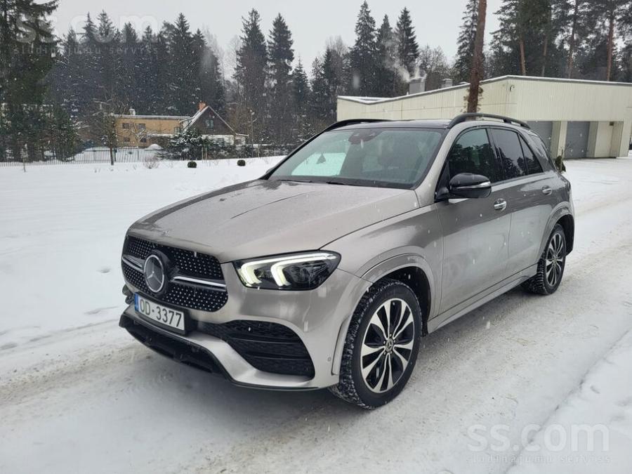 Grey Mercedes-Benz GLE 350 2019 in Ogre, with an engine capacity of 3.00 L and mileage of 68 thousand km for 59000 €, photo 1 on AUTOMOTO.COM.LV
