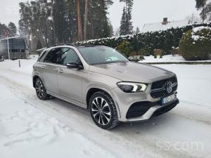 Grey Mercedes-Benz GLE 350 2019 in Ogre, with an engine capacity of 3.00 L and mileage of 68 thousand km for 59000 €, photo 2 on AUTOMOTO.COM.LV