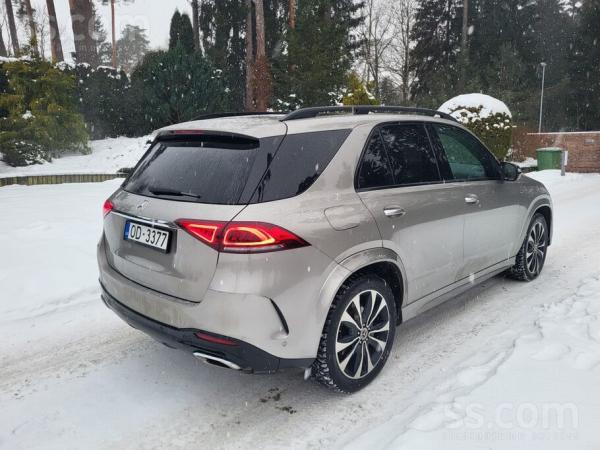 Grey Mercedes-Benz GLE 350 2019 in Ogre, with an engine capacity of 3.00 L and mileage of 68 thousand km for 59000 €, photo 4 on AUTOMOTO.COM.LV