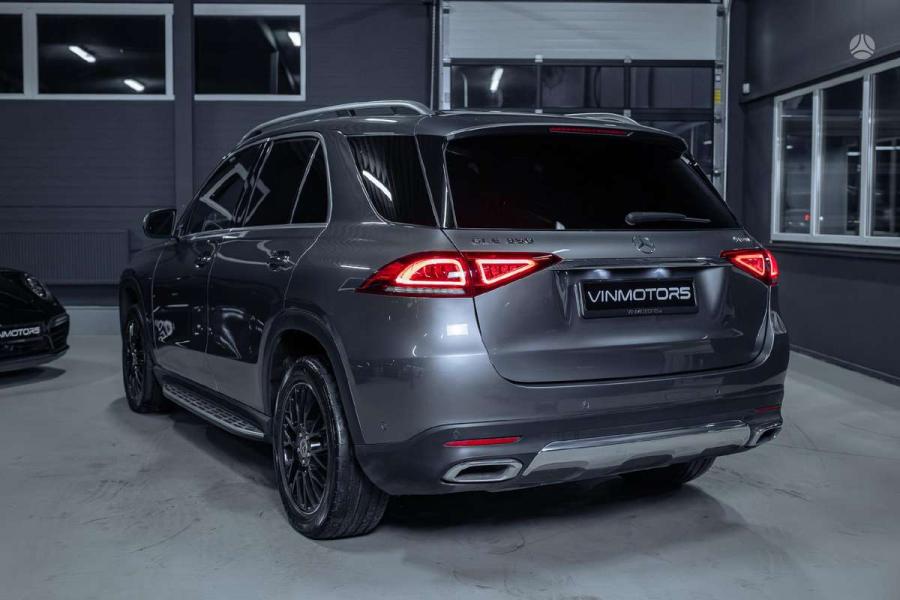 Pelēks Mercedes-Benz GLE 350 2020 Viļņa, ar dzinēja tilpumu 1.99 L un nobraukumu 71 tūkst. km par 38000 €, foto 4 vietnē AUTOMOTO.COM.LV