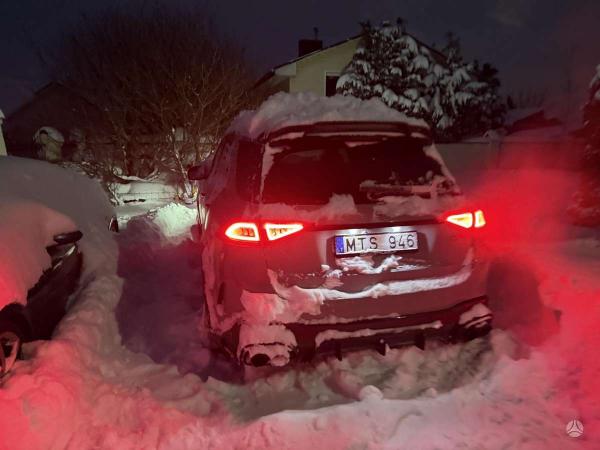 Grey Mercedes-Benz GLE 350 2020 in Vilnius, with an engine capacity of 2.00 L and mileage of 33 thousand km for 44888 €, photo 2 on AUTOMOTO.COM.LV