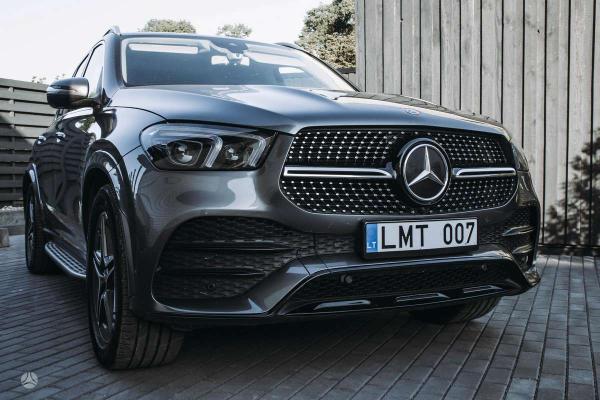Серый Мерседес ГЛE 350 2020 в Кретинга, объемом двигателя 3.00 л и пробегом 85 тыс. км за 47500 €, фото 2 на AUTOMOTO.COM.LV