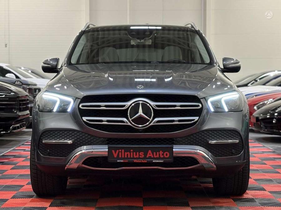 Grey Mercedes-Benz GLE 350 2020 in Vilnius, with an engine capacity of 2.00 L and mileage of 85 thousand km for 38900 €, photo 3 on AUTOMOTO.COM.LV