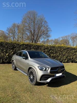 Pelēks Mercedes-Benz GLE 350 2020 Rīga, ar dzinēja tilpumu 2.00 L un nobraukumu 117 tūkst. km par 64999 €, foto 1 vietnē AUTOMOTO.COM.LV