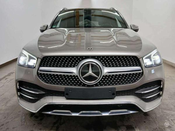 Pelēks Mercedes-Benz GLE 350 2021 Viļņa, ar dzinēja tilpumu 1.95 L un nobraukumu 148 tūkst. km par 47970 €, foto 2 vietnē AUTOMOTO.COM.LV