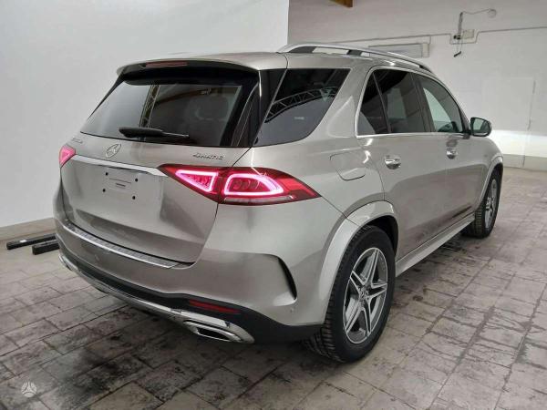 Pelēks Mercedes-Benz GLE 350 2021 Viļņa, ar dzinēja tilpumu 1.95 L un nobraukumu 148 tūkst. km par 47970 €, foto 4 vietnē AUTOMOTO.COM.LV