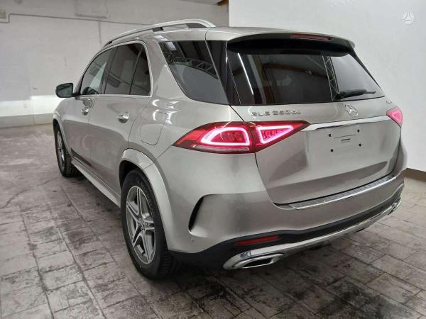 Pelēks Mercedes-Benz GLE 350 2021 Viļņa, ar dzinēja tilpumu 1.95 L un nobraukumu 148 tūkst. km par 47970 €, foto 6 vietnē AUTOMOTO.COM.LV